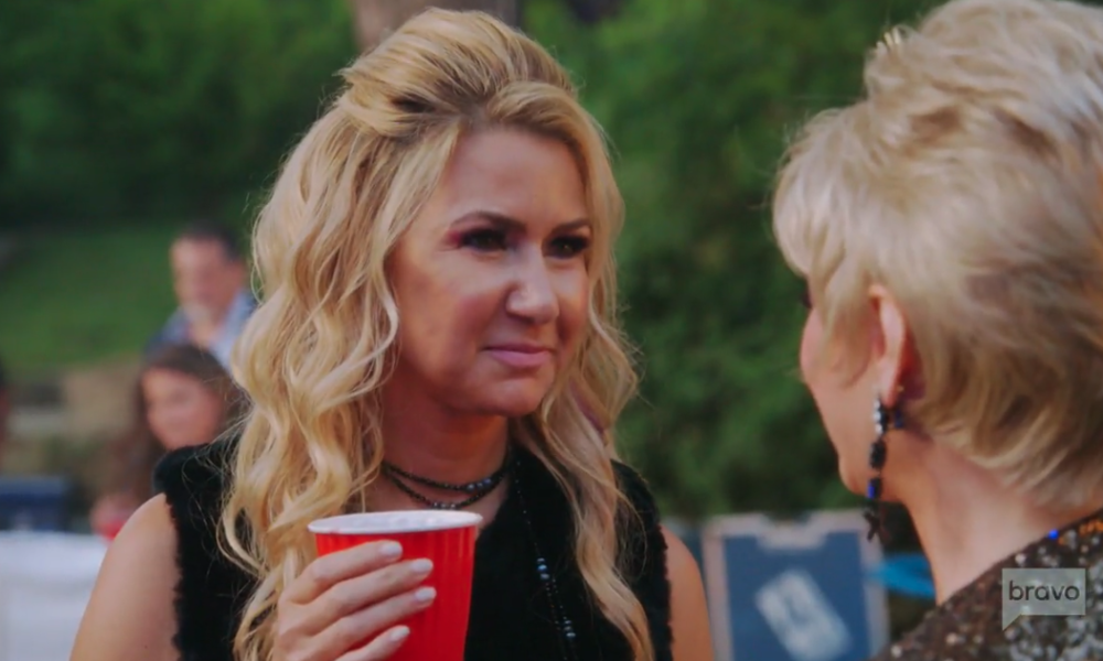 Kary Brittingham Creates More Drama In Stephanie and Kameron's Friendship!