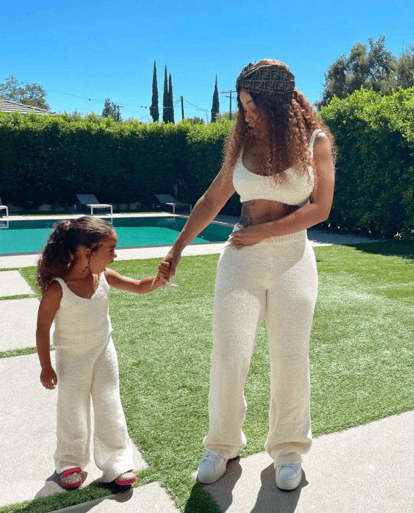 Blac Chyna Goes OFF On Passengers In Miami Airport, Tells Them To 'Get ...