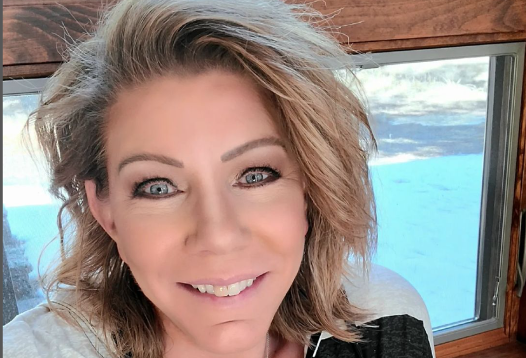 'Sister Wives' Fans Clown Meri Brown For Her Discolored Tooth!