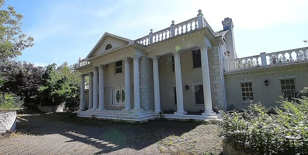 Mafia Daughter Victoria Gotti’s Mansion Foreclosed After FBI Raid