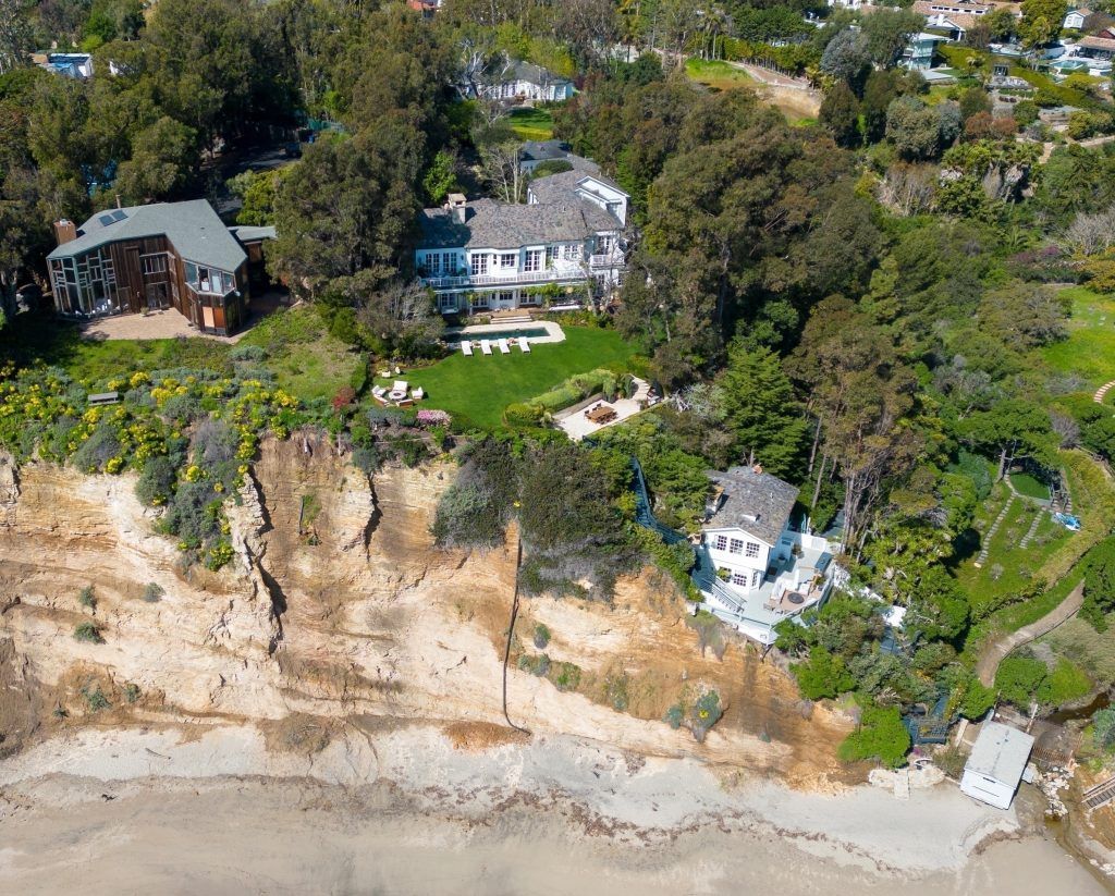 Inside Jeff Bezos' Lavish $600K Monthly Rental of a Luxury Mansion for ...