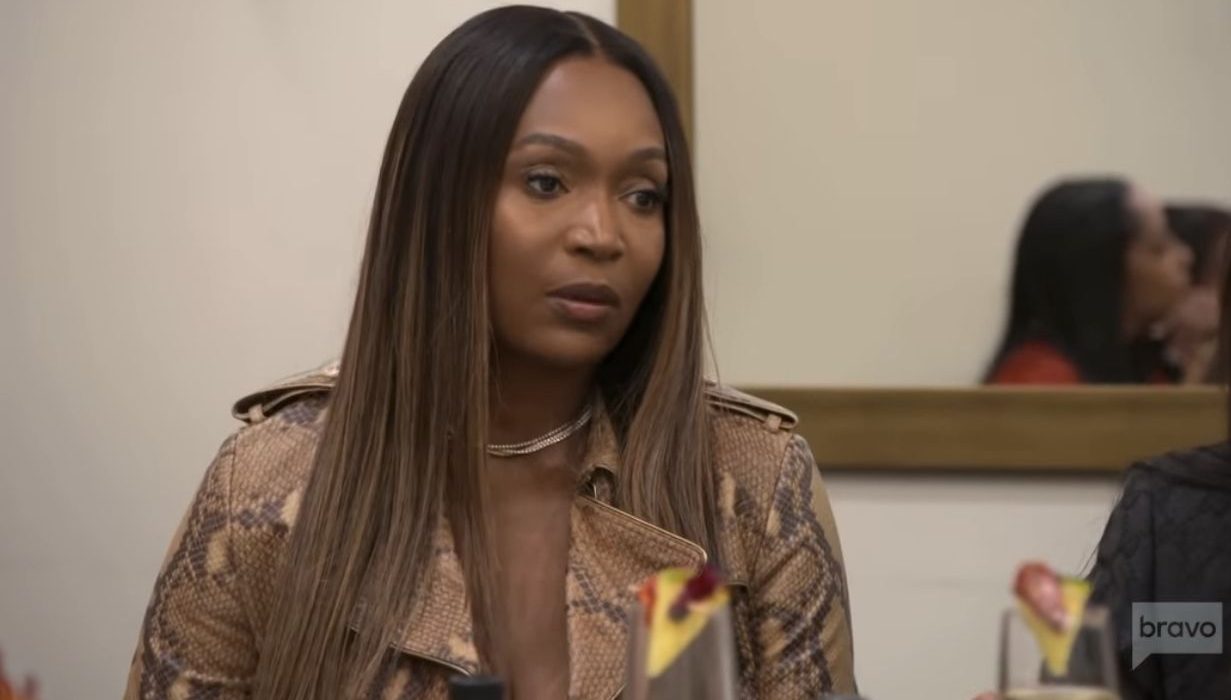 Kenya Moore DRAGS 'RHOA' Newbie Courtney Rhodes, Claims She's Homeless ...