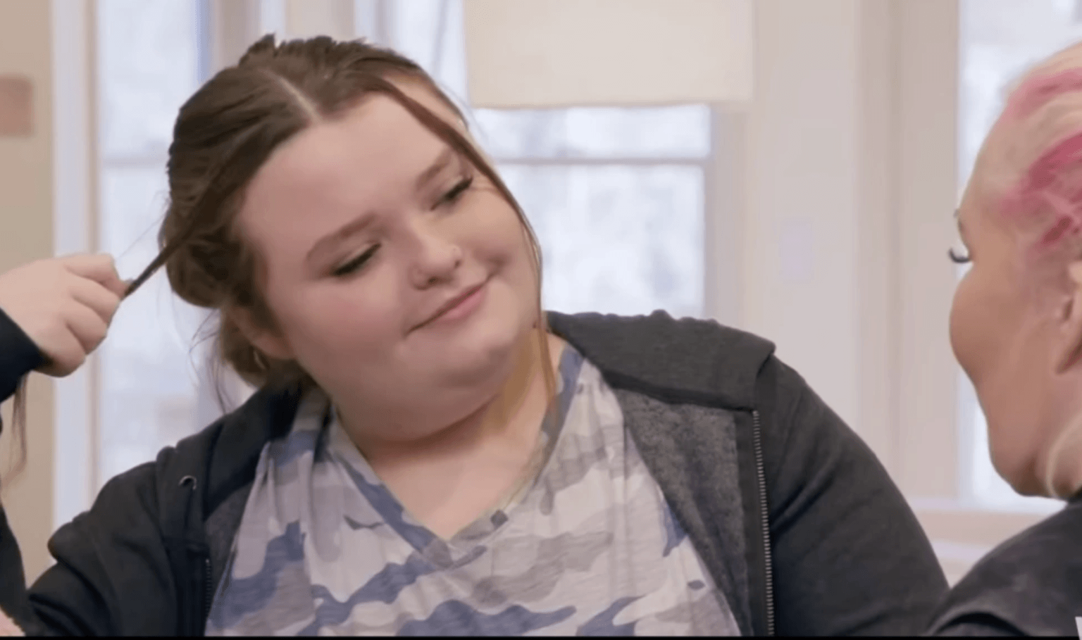 Honey Boo Boo Breaks Down in Tears as Mama June Gives Her First Hug in ...