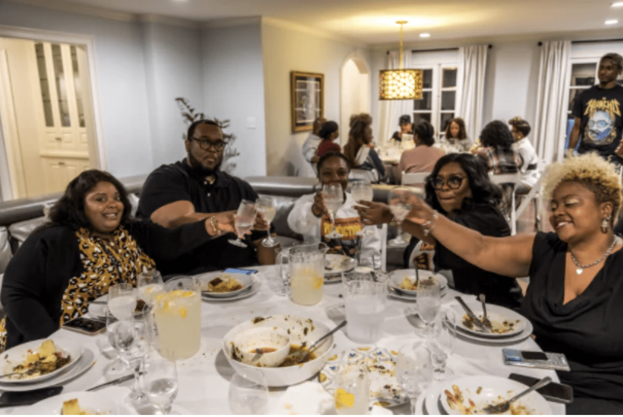 Darius Cooks SHADES Kandi Burruss' Old Lady Gang Restaurant After Keith ...