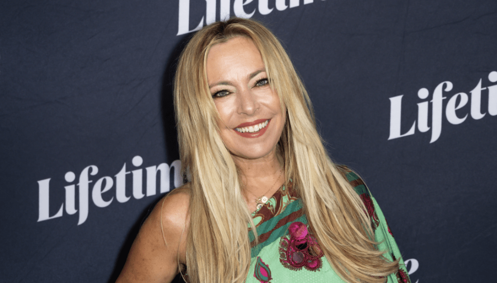 'RHOBH' Star Sutton Stracke Addresses Rumors About Her Store Closing ...